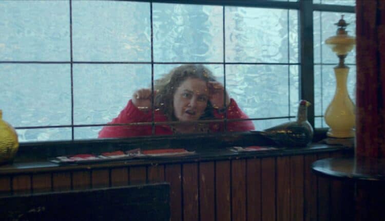 TEM SÓ 8 EPISÓDIOS NA NETFLIX e é uma das minisséries mais intrigantes ...