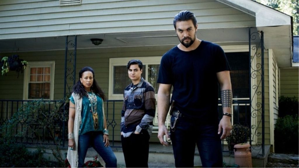 Escondida na Netflix, essa série com Jason Momoa vale o que você paga ...